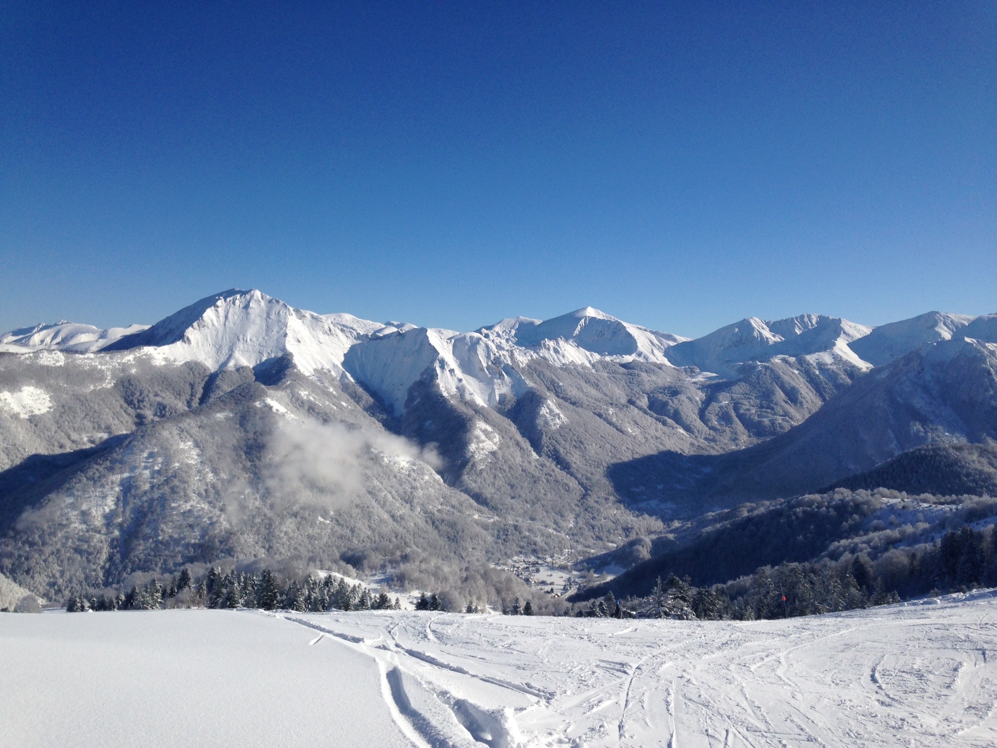 The best ski resorts in the French Pyrénées - FrenchEntrée